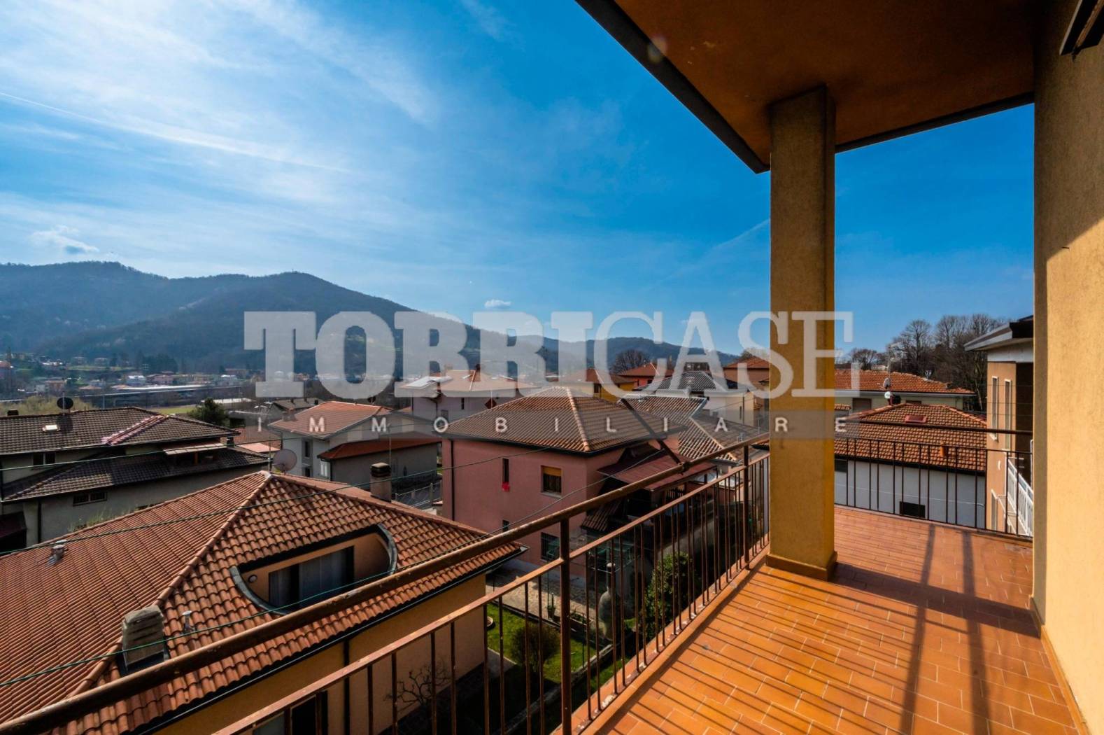 Quadrilocale via Camillo Benso di Cavour 26, Centro, Nembro