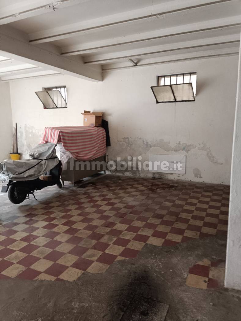 Posto auto - moto in Vendita