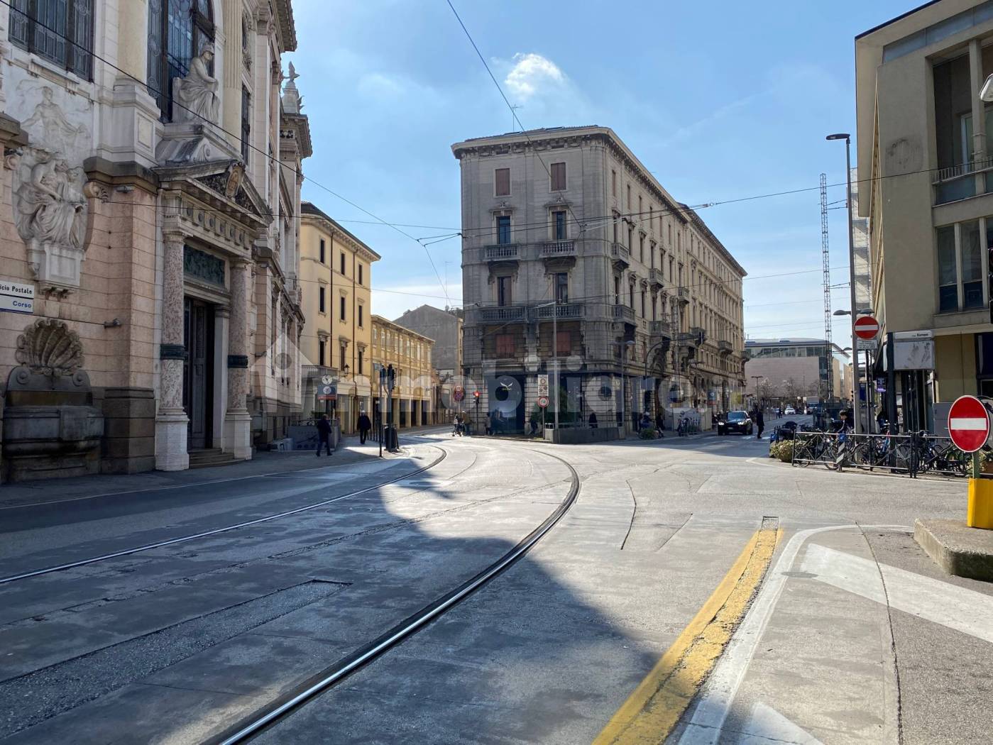 Locale commerciale in Vendita