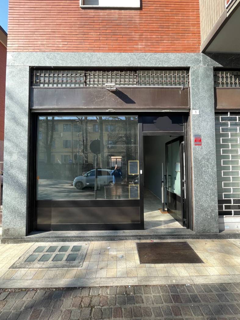 Locale commerciale in Vendita