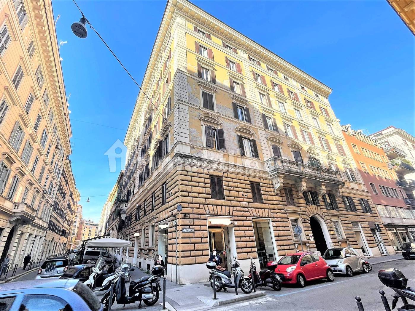 Locale commerciale in Vendita