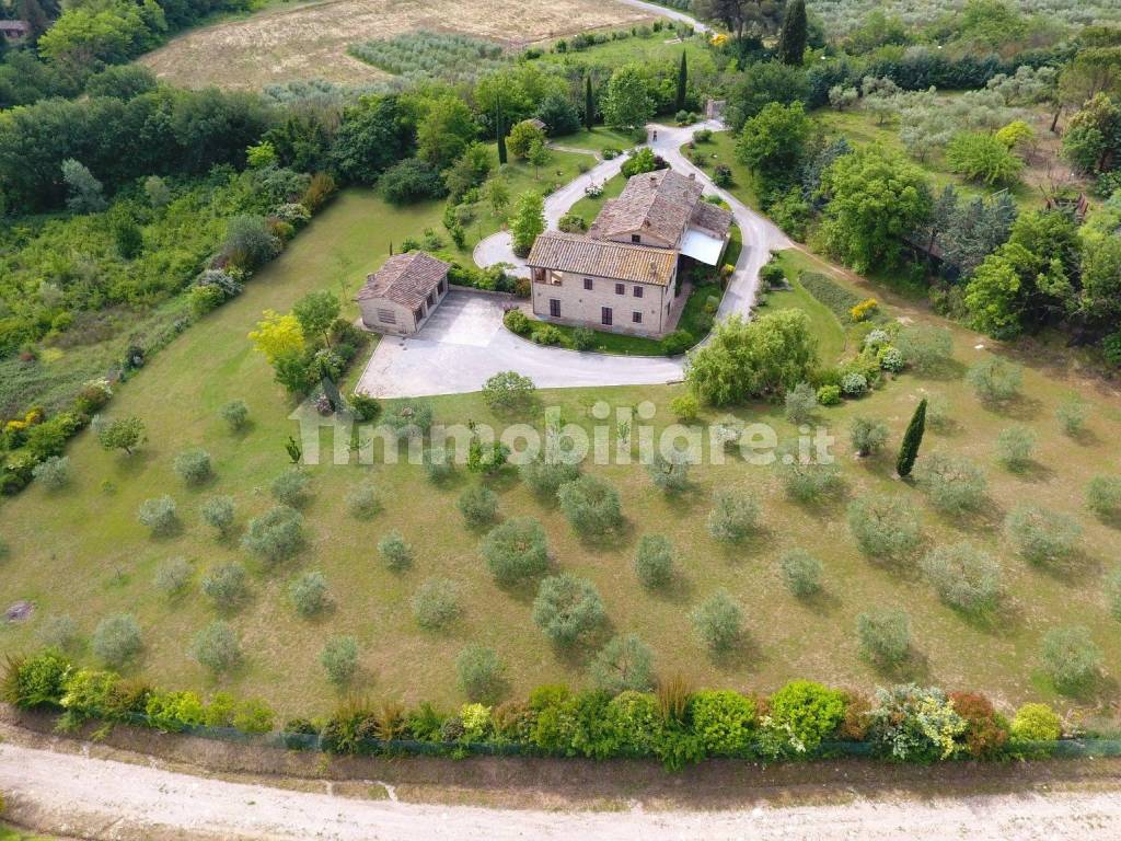 Vendita Casale in via Mario Vianello 50 Perugia. Ottimo stato, posto ...
