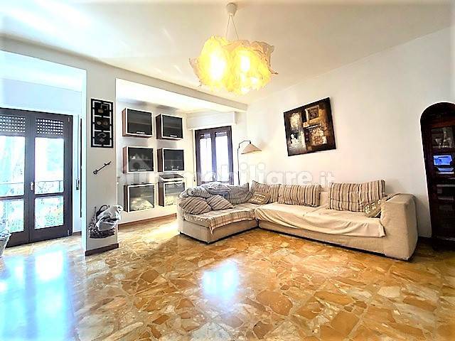 Trilocale viale Dante Alighieri, Centro - Stazione, Novara