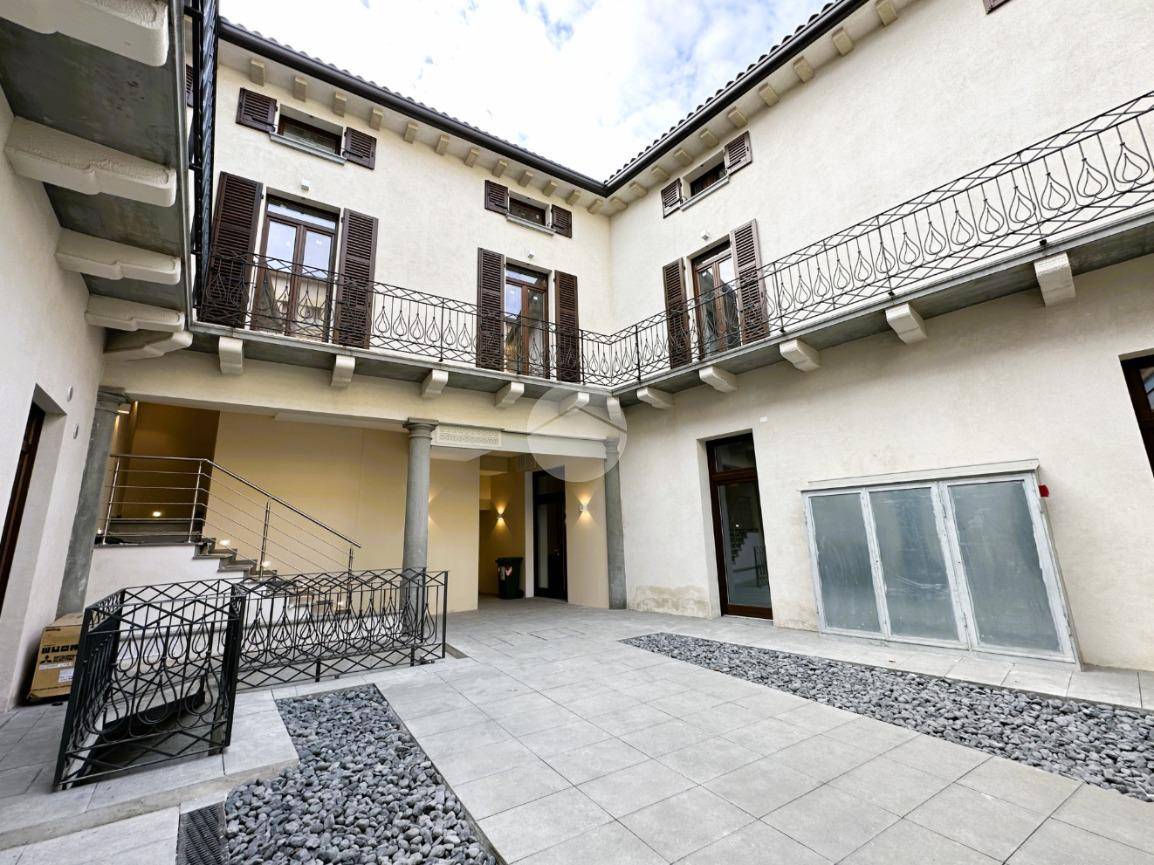 Trilocale corso Bonomelli Silvio 79, Centro, Rovato