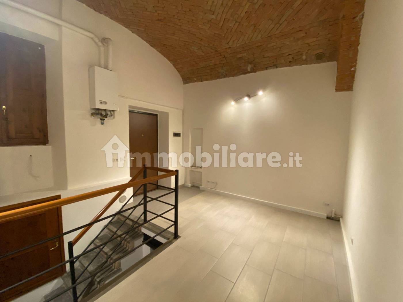 Bilocale vicolo Manzini 6, Centro Storico, Piacenza