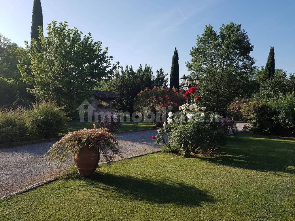 Vendita Casale in via Mario Vianello 50 Perugia. Ottimo stato, posto ...