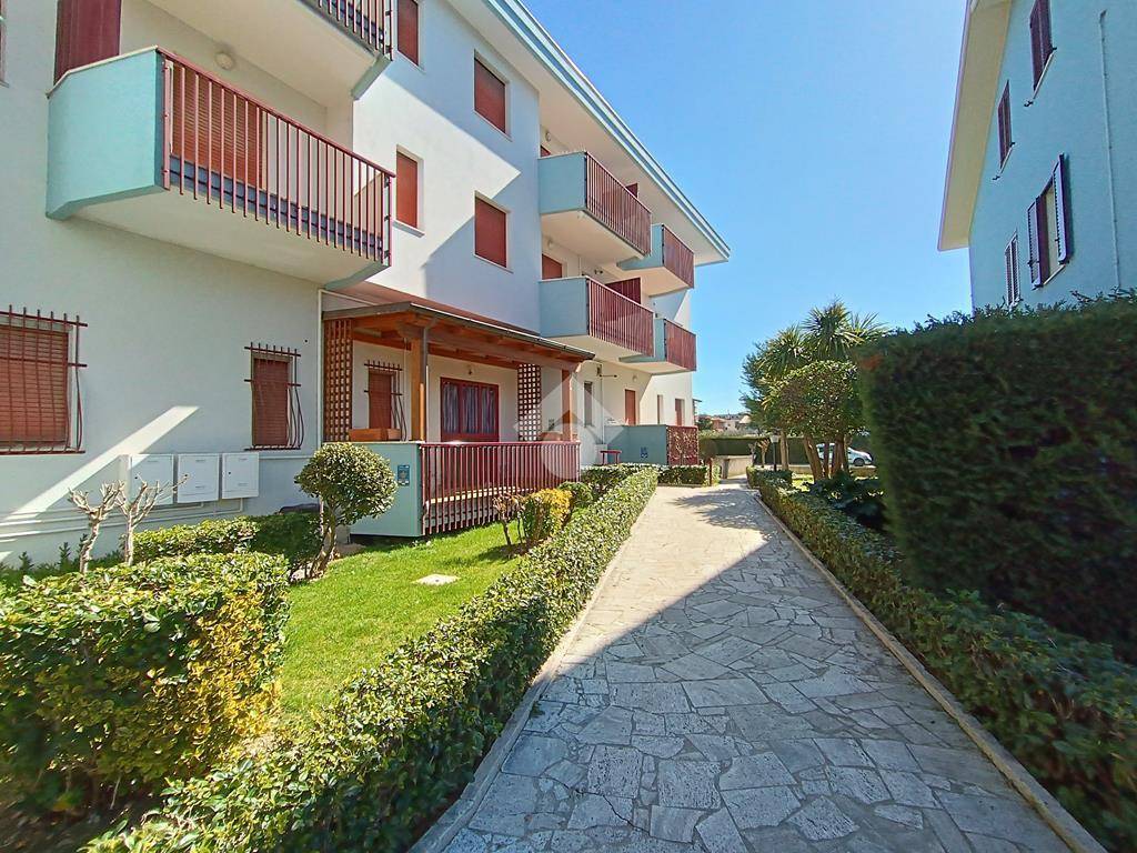 Trilocale via Al Mare 2, Scerne, Pineto