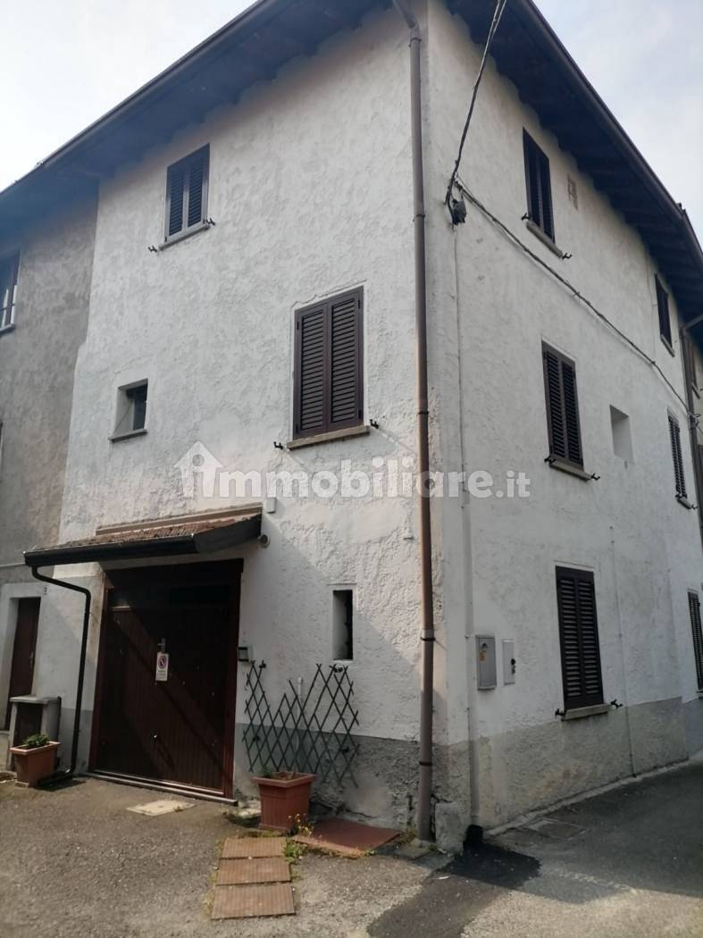 Bilocale via Alessandro Volta, Centro, Rogeno