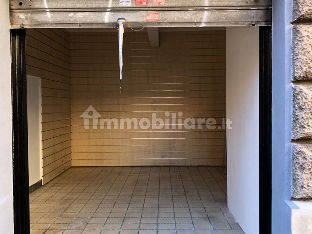 Locale commerciale via Paola, Roma, rif. 100049704 - Immobiliare.it