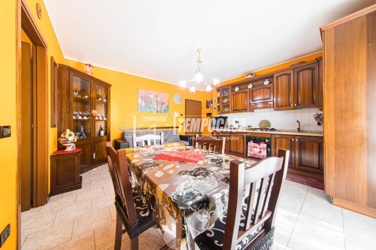 Trilocale piazza del Tricolore 15, Centro, Formigine