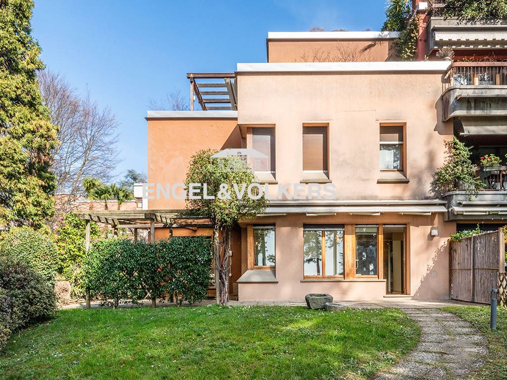 Appartamento via Giuseppe Mazzini 2, Centro, Barzanò