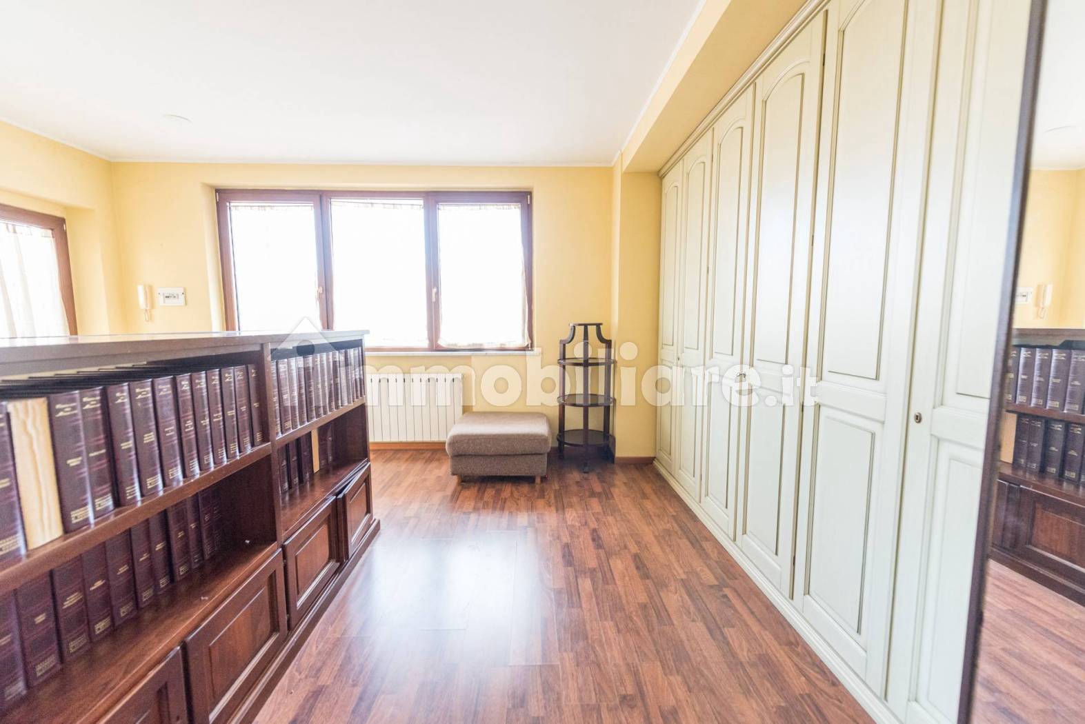 Quadrilocale via Monte Genzana 18, Ospedale, Pescara