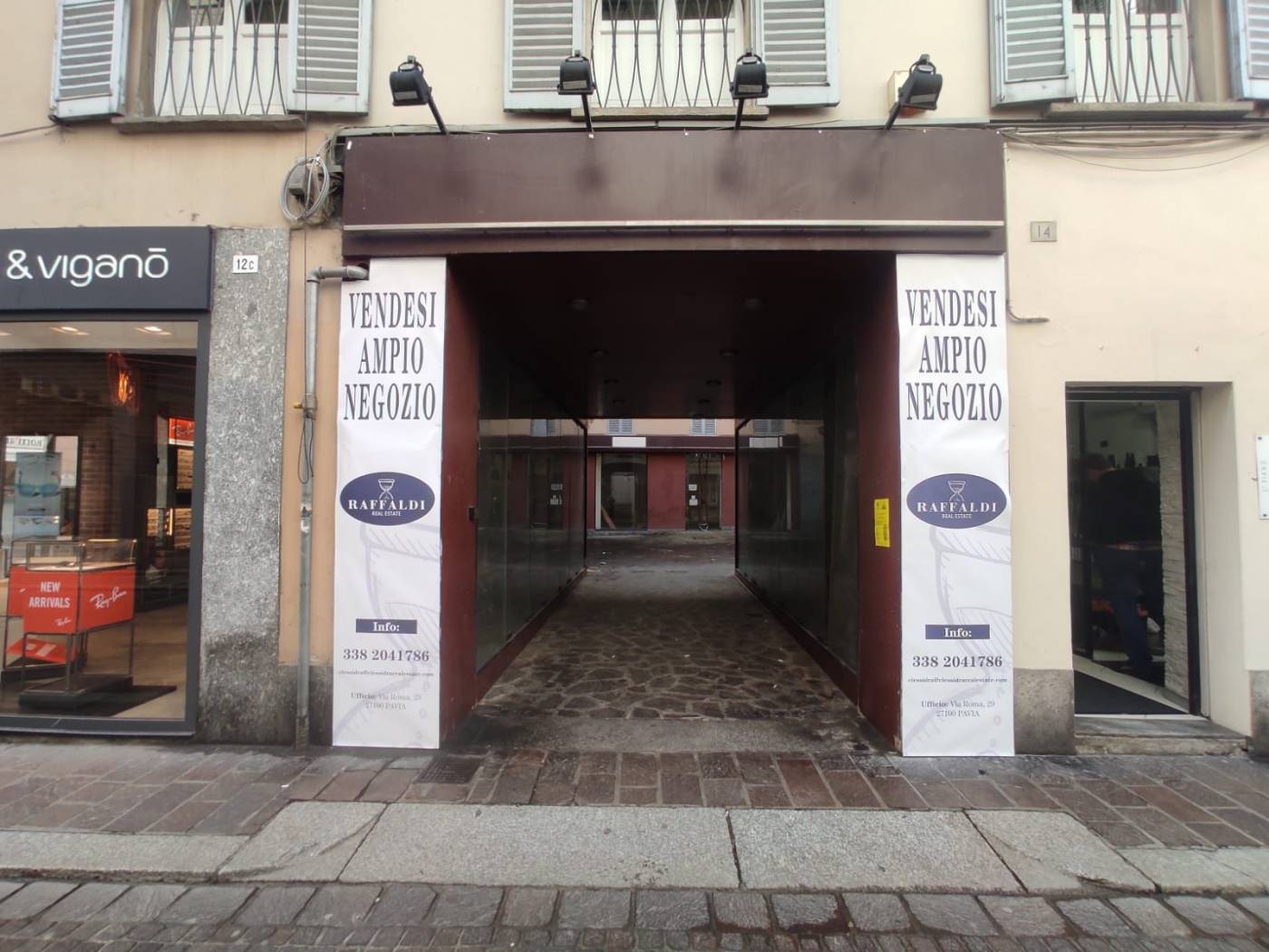 Locale commerciale in Vendita