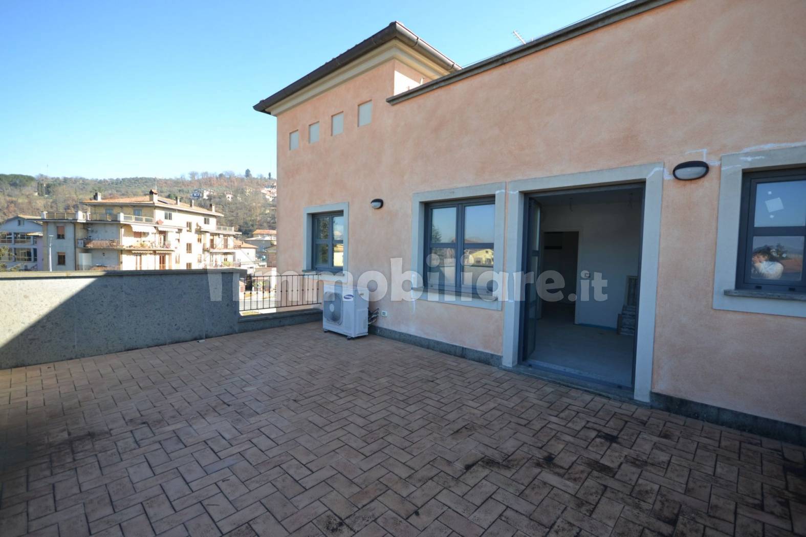 Negozio - Locale commerciale in Vendita