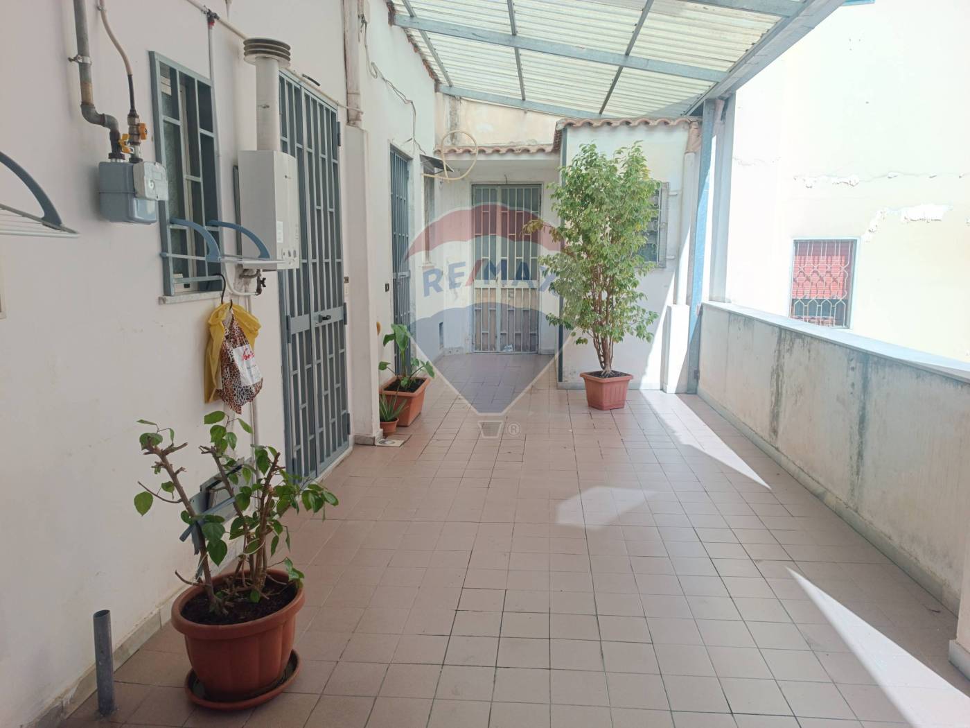 Quadrilocale da ristrutturare, secondo piano, Nocera Inferiore