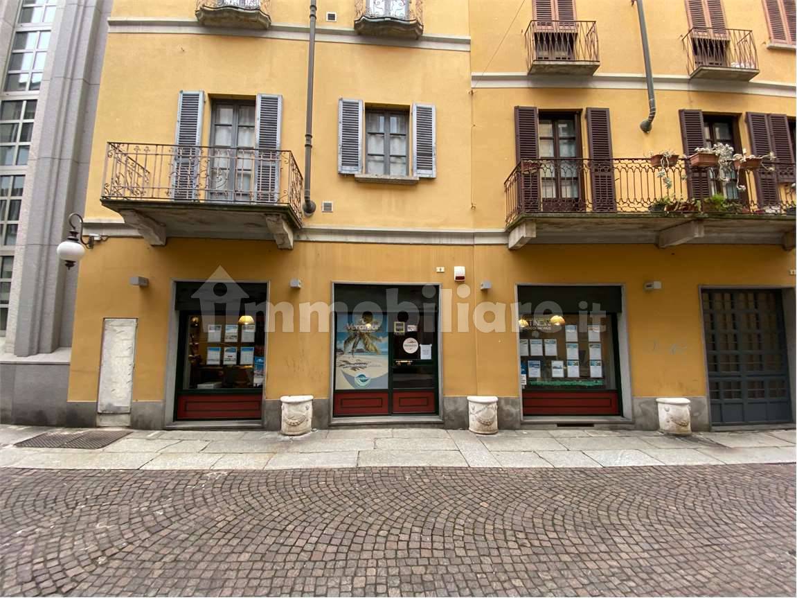 Locale commerciale in Vendita