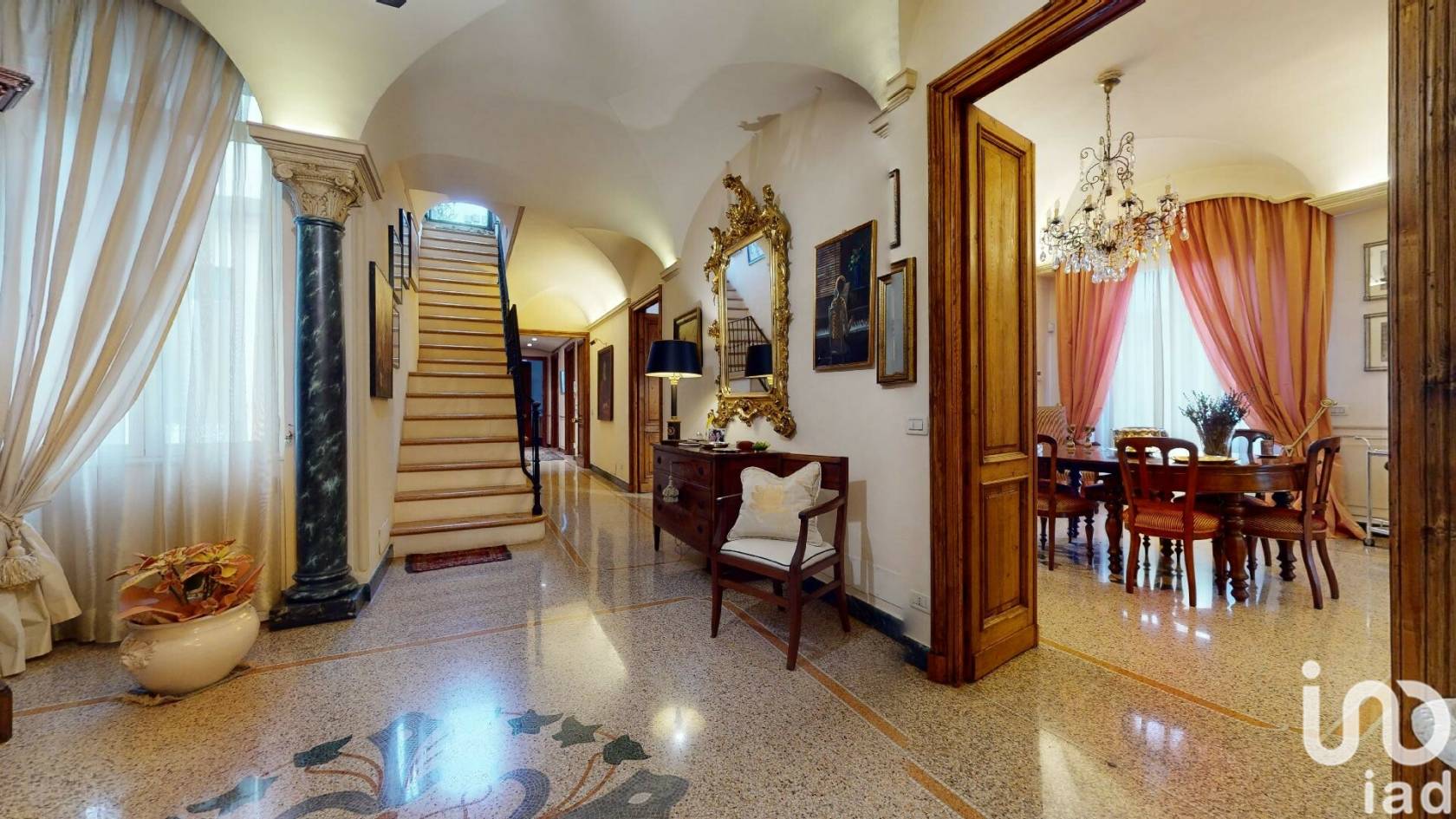 Quadrilocale via Cesarea 15, Quadrilatero, Genova