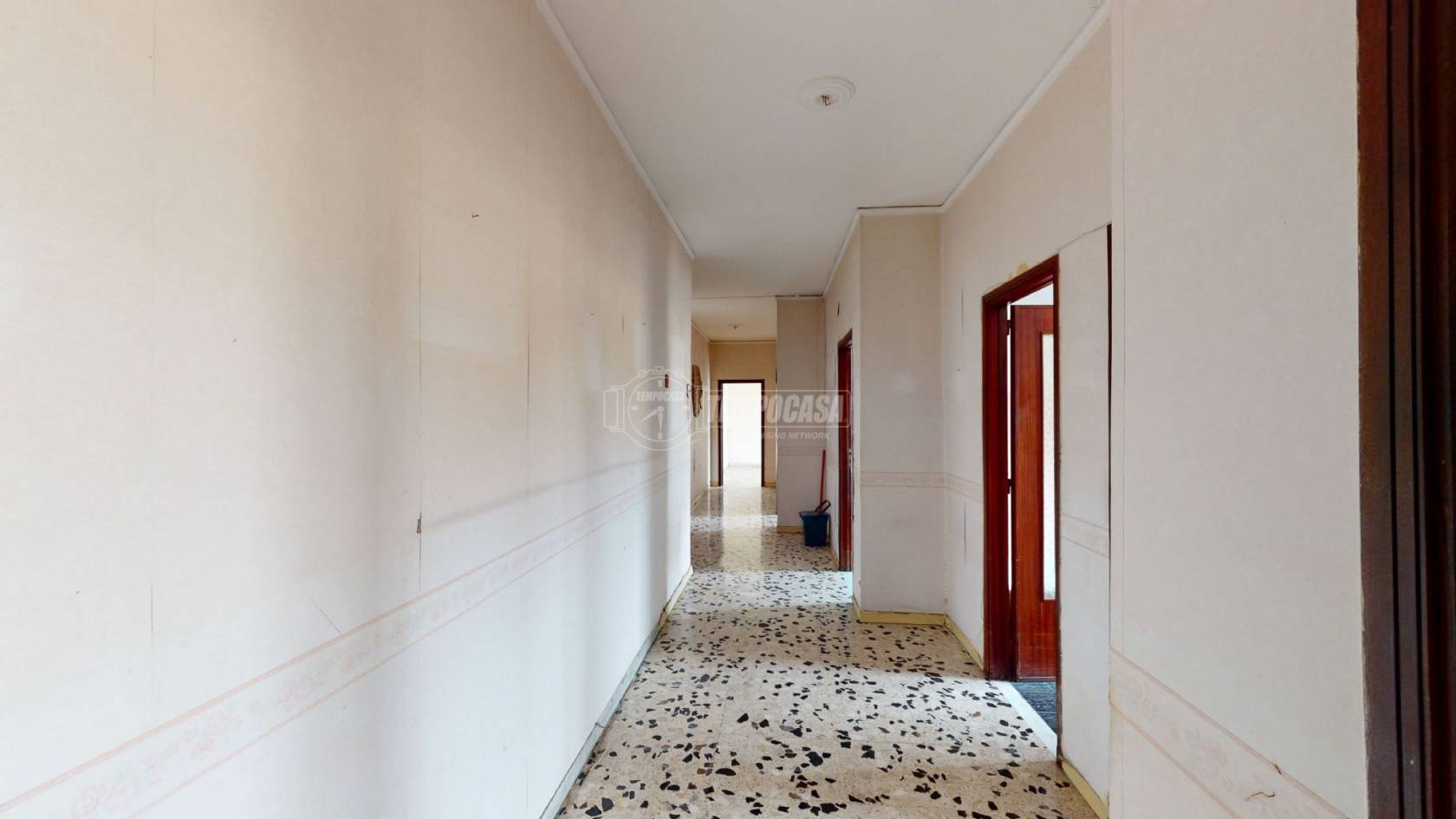 Trilocale via Raffaele Galluccio 32, Centro, Casoria