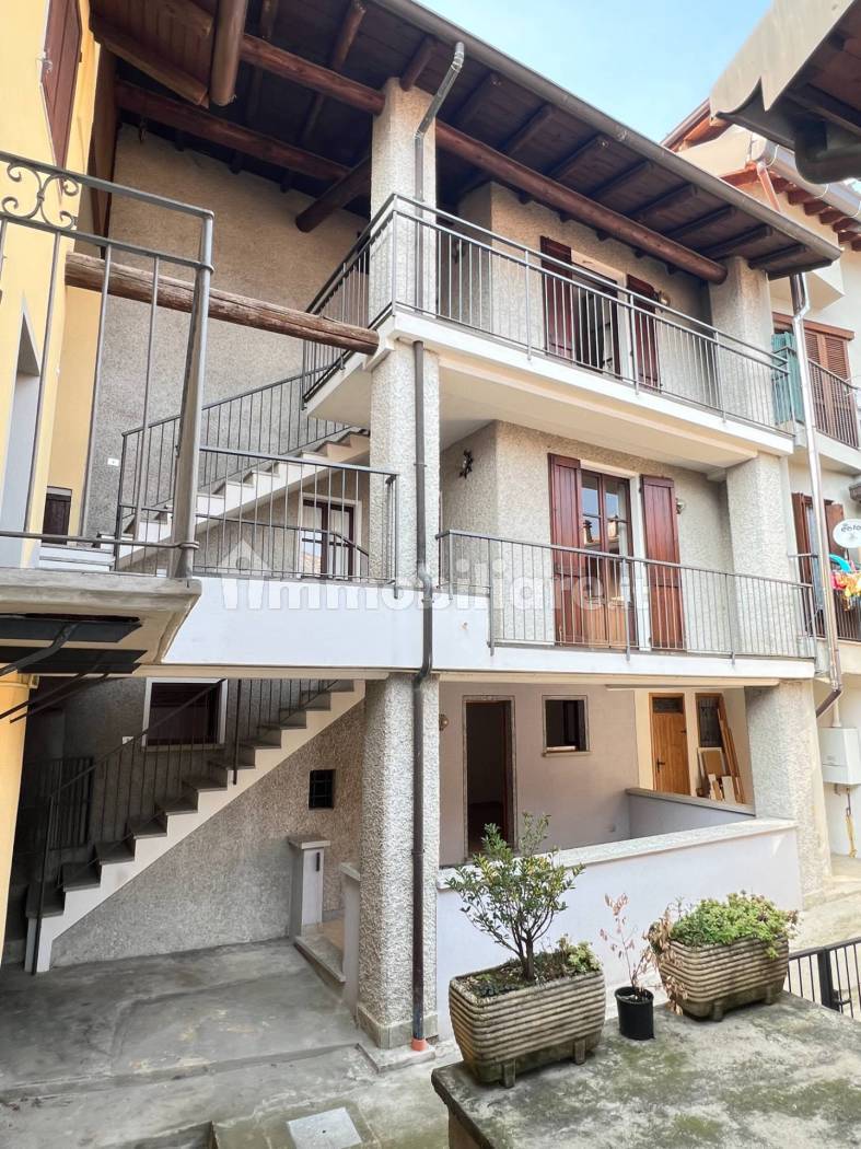 Palazzo - Edificio in Vendita