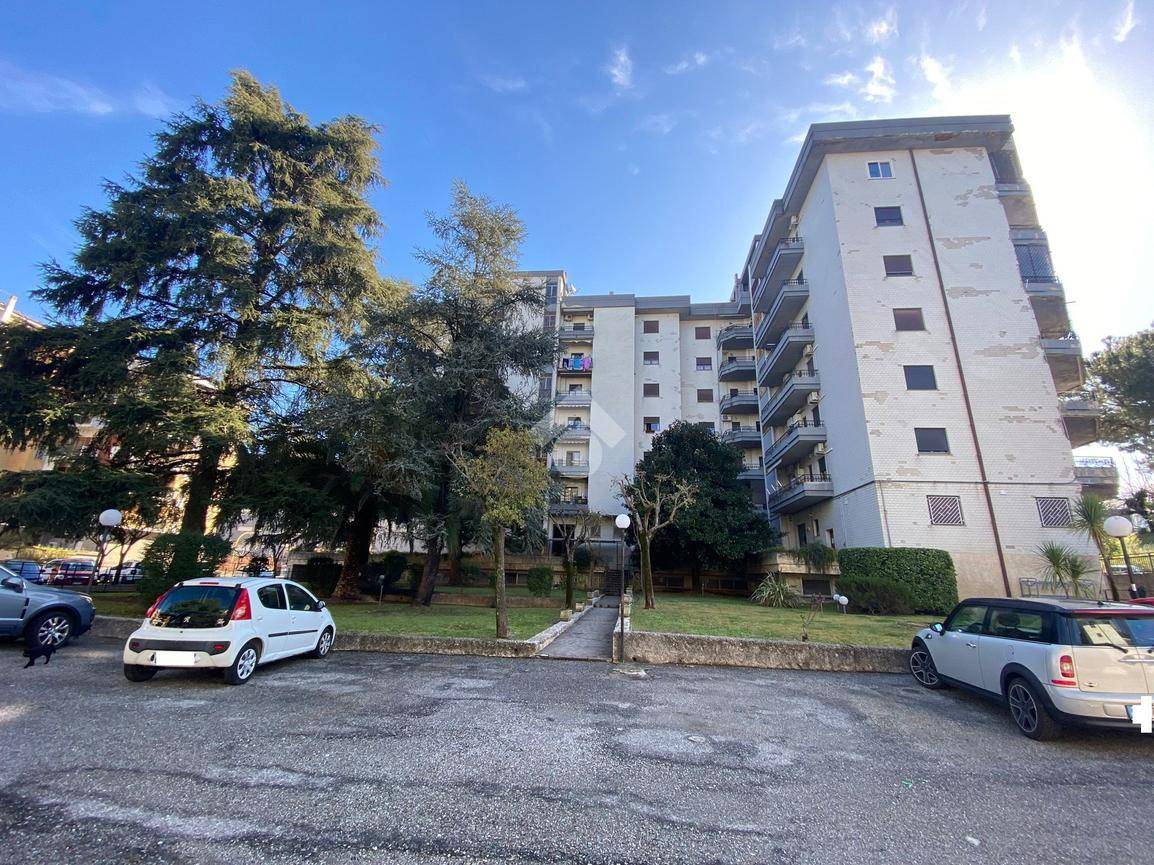 Trilocale via alessandro volta 19, Quattromiglia, Rende