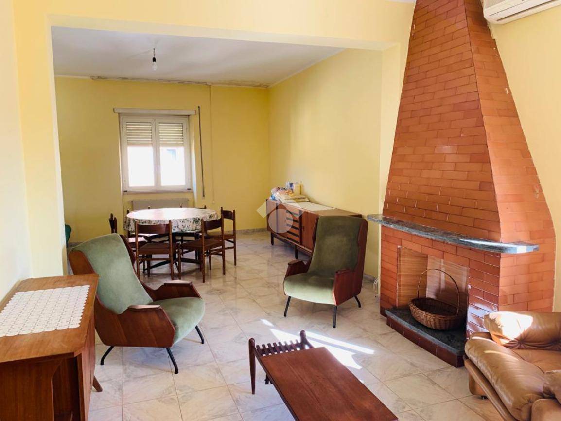 Trilocale via Delle Margherite 53, Centro, Aprilia