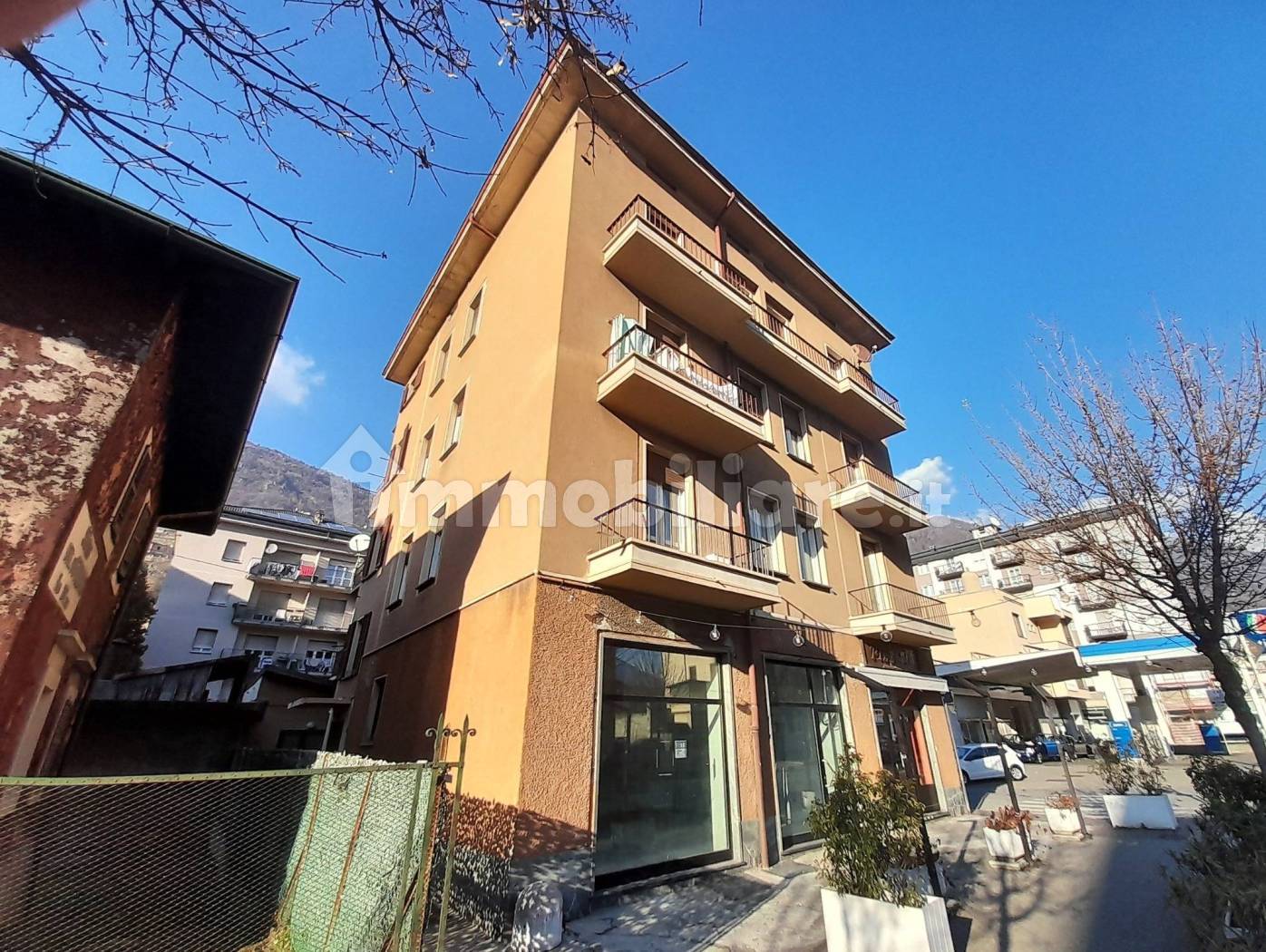 Trilocale viale Milano 2, Centro, Sondrio