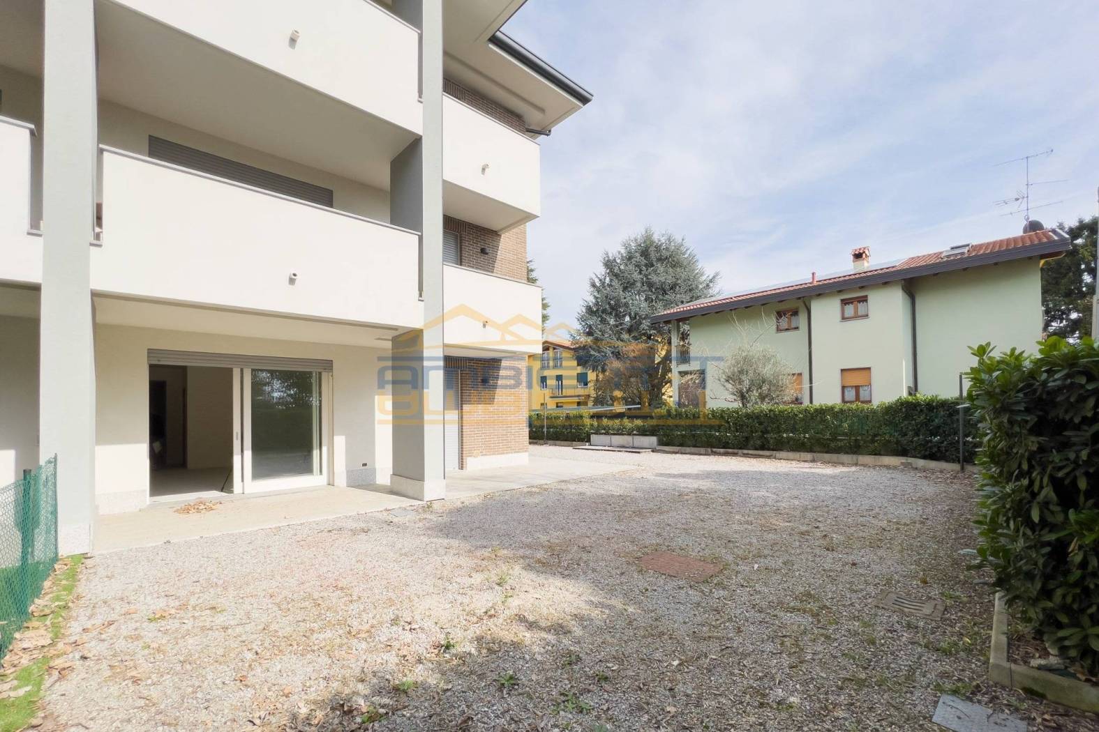 Trilocale via Statale, Sartirana, Cassina, Cicognola, Sabbioncello, Merate