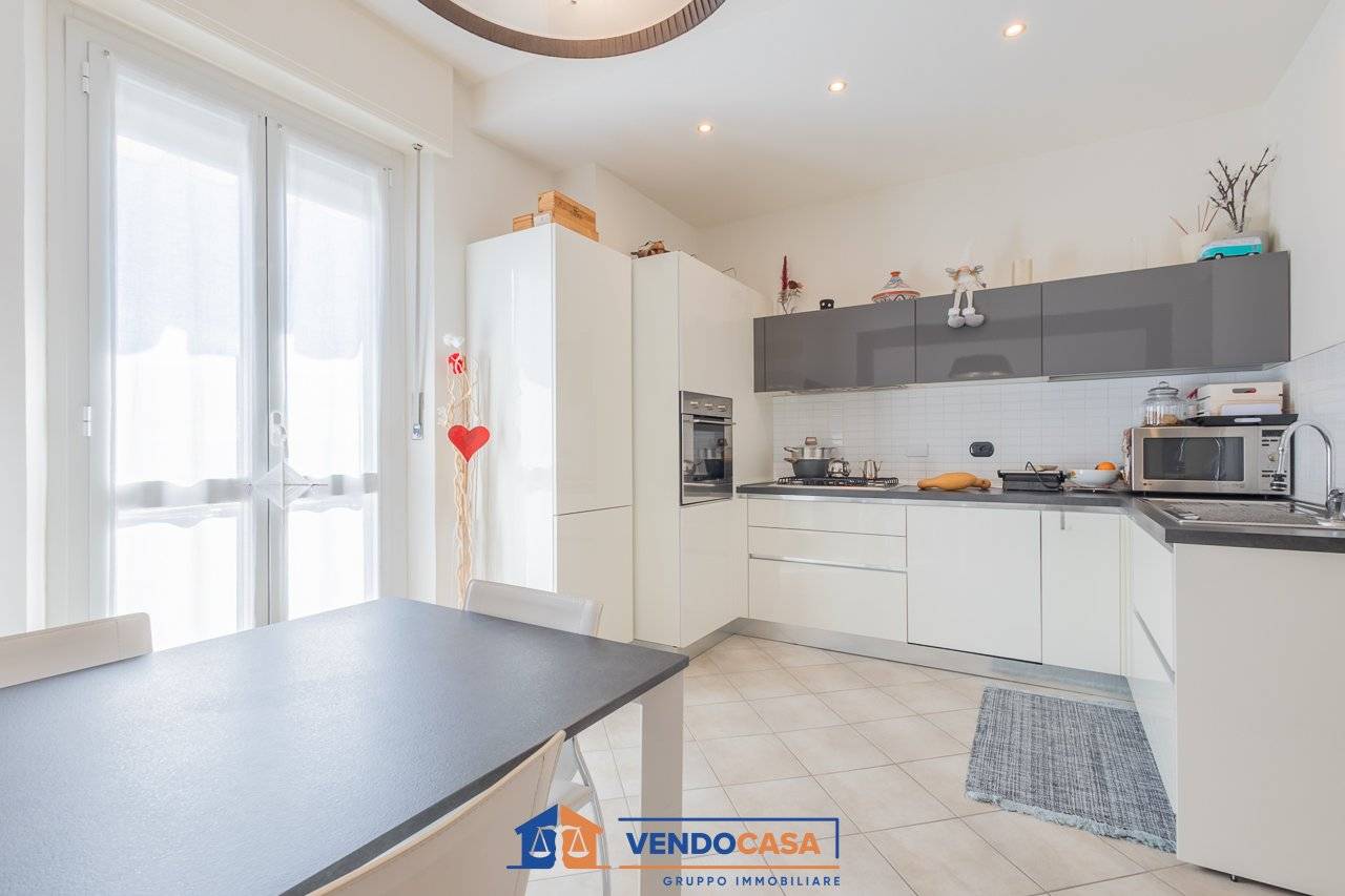 Trilocale via del Bottonificio 4, Centro, Fossano