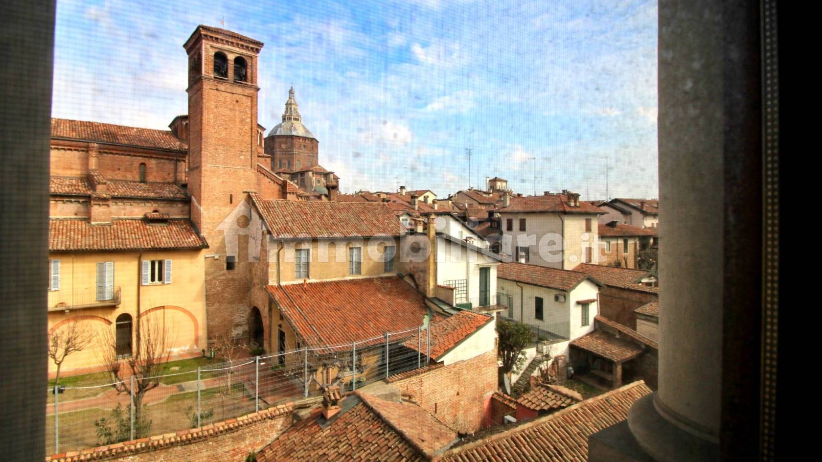 Trilocale via Porta Pertusi, Centro Storico, Pavia