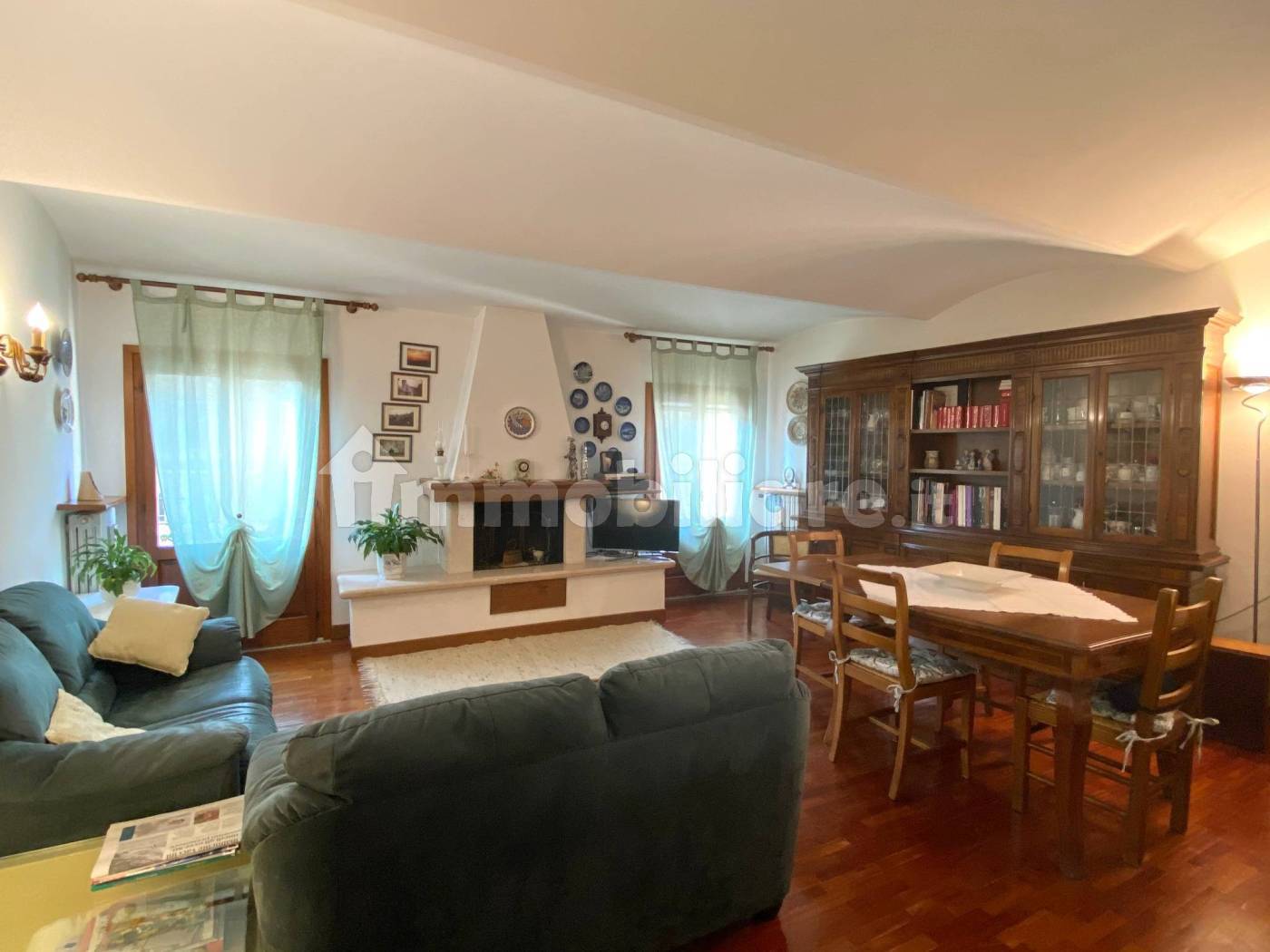 Appartamento piazza San Giovanni, Centro, Mantova