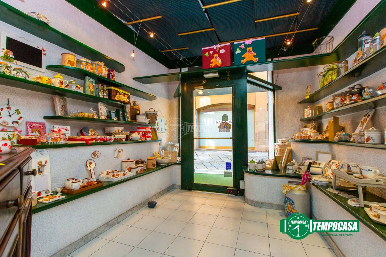 Locale commerciale in Vendita