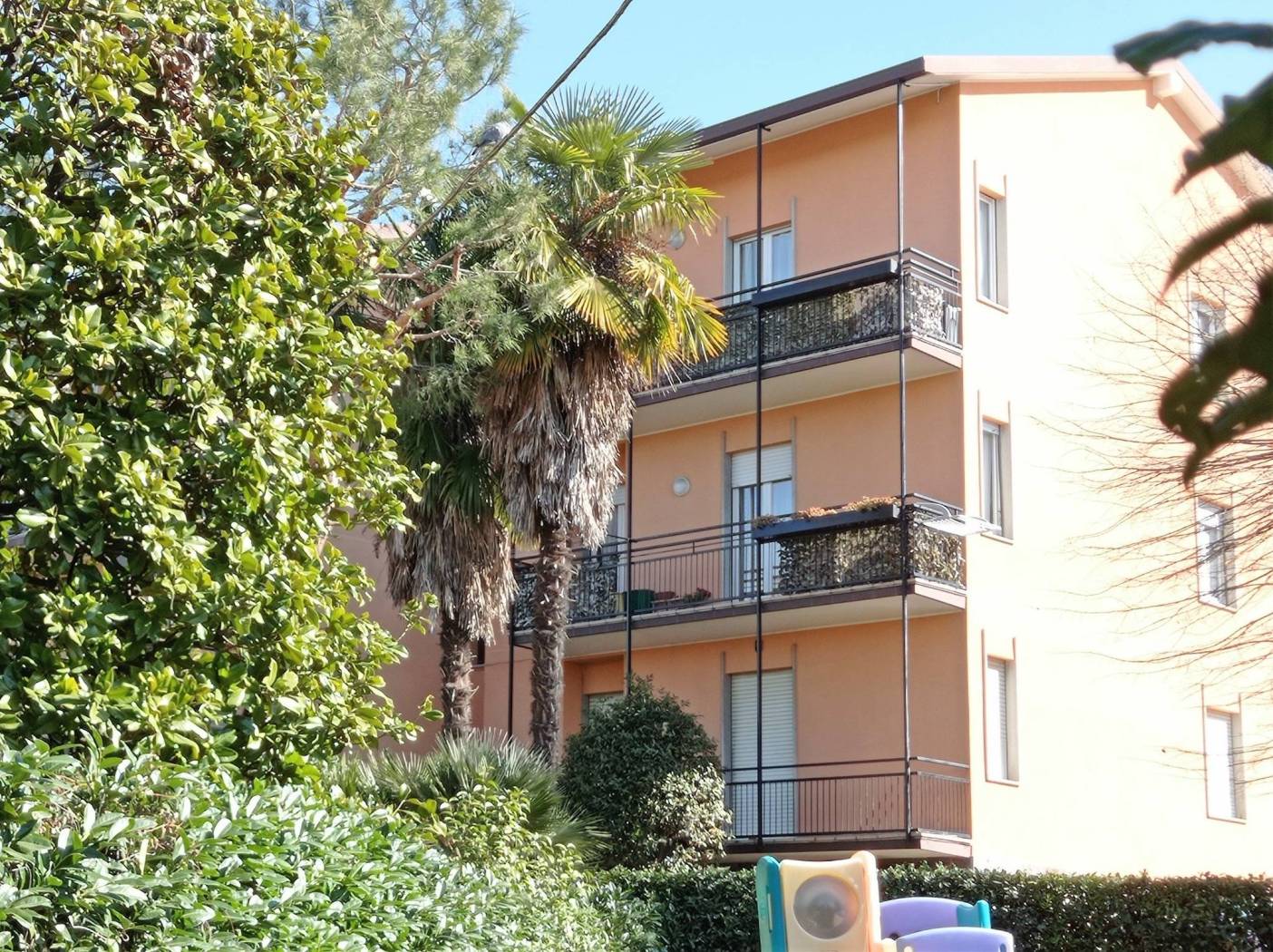 Trilocale viale Monte Robbio 2, Robbiate