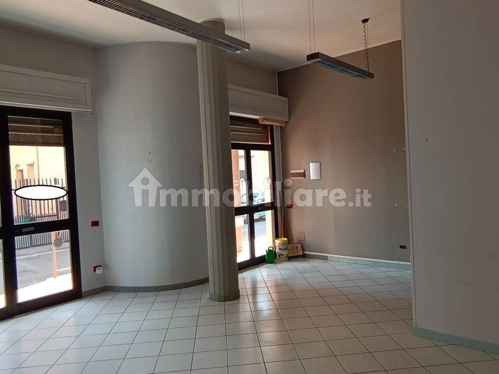 Locale commerciale via Cagliari 9B, Assemini, rif. 101821114 ...