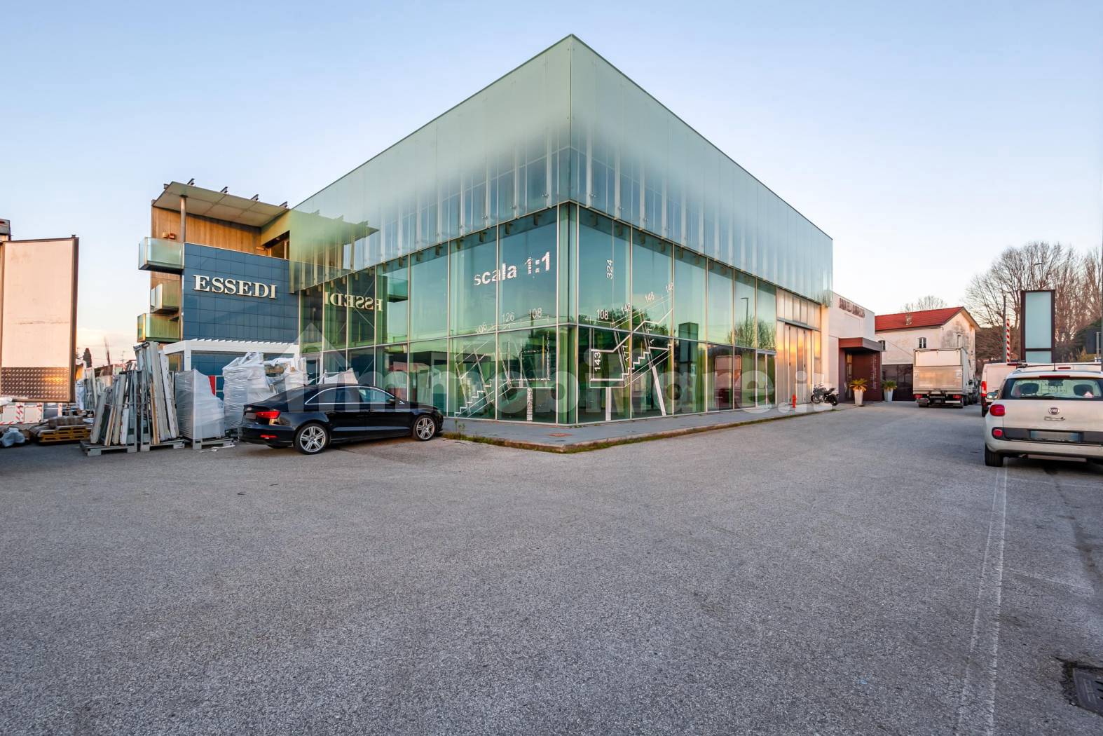 Locale commerciale in Vendita