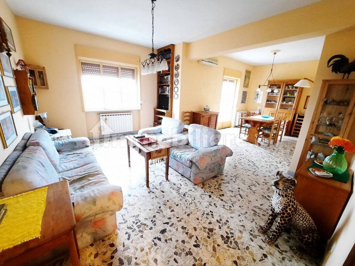 Trilocale viale dei Volsci 136, Piccarello, Latina