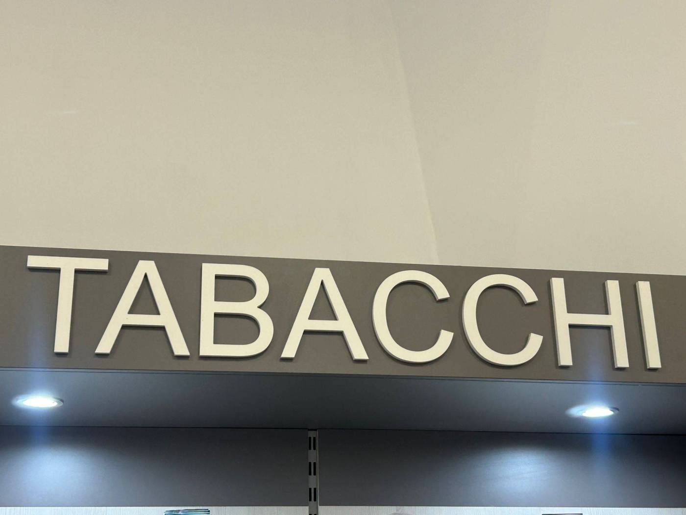 Tabaccheria in Vendita