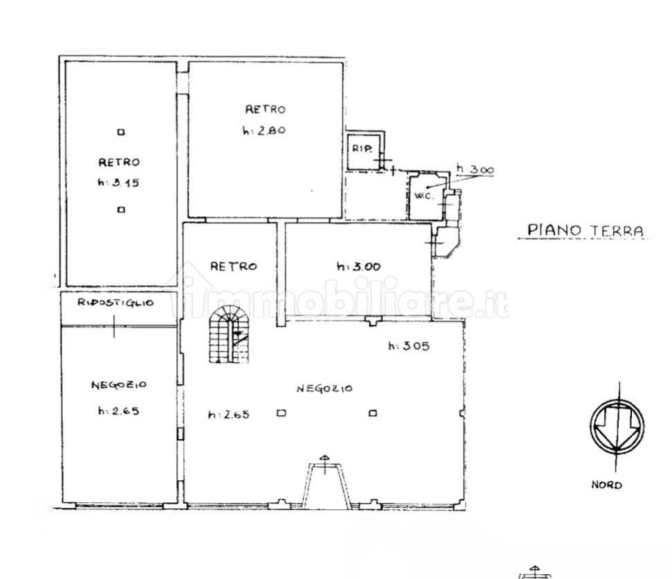 Locale commerciale con laboratorio in Vendita