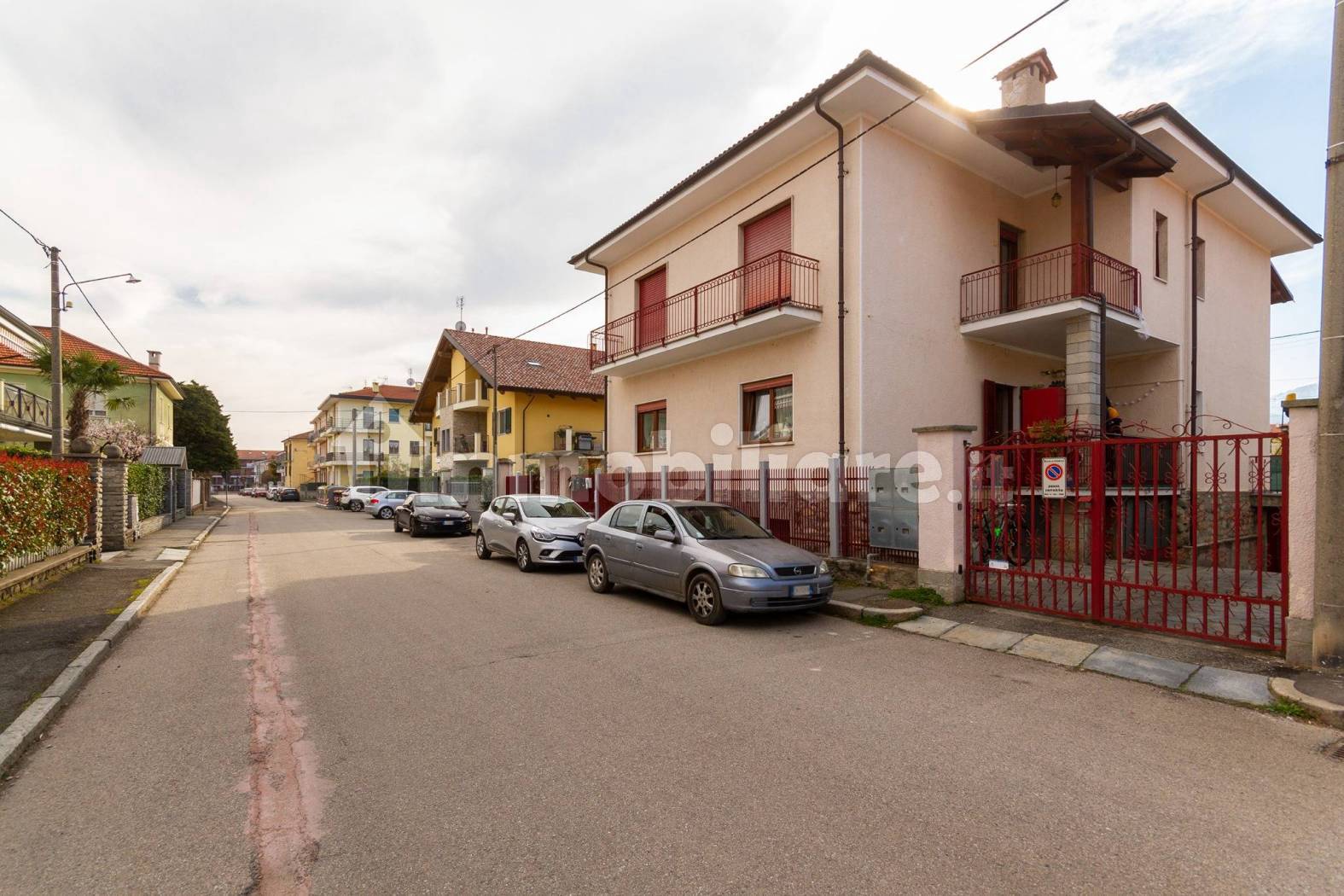 Trilocale via Carducci, 27, Tabona, Borgo Nuovo, Pinerolo