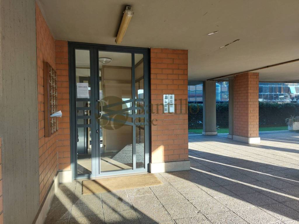 Vendita Appartamento Roma. Trilocale in via Pellaro 40. Buono stato ...