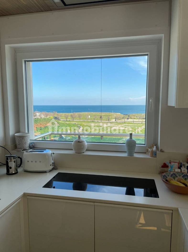 Trilocale ottimo stato, terzo piano, Centro, Monopoli