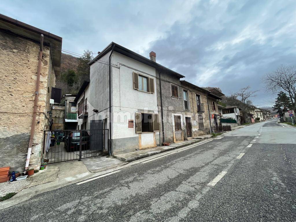 Appartamento via Roma, Centro, Borgorose