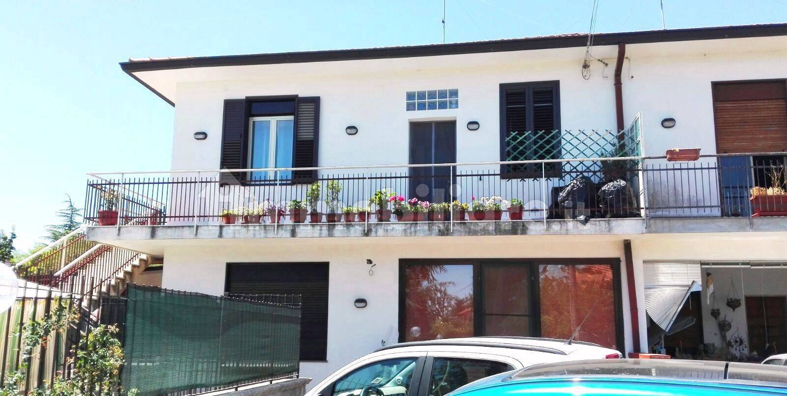 Trilocale via Ombra 18, Centro, Pedara