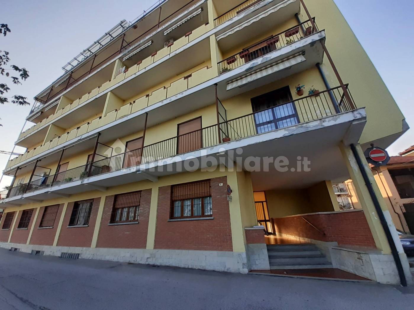 Trilocale viale Regina Margherita 8, Centro, Cherasco