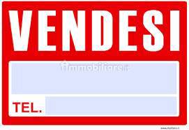 Locale commerciale in Vendita