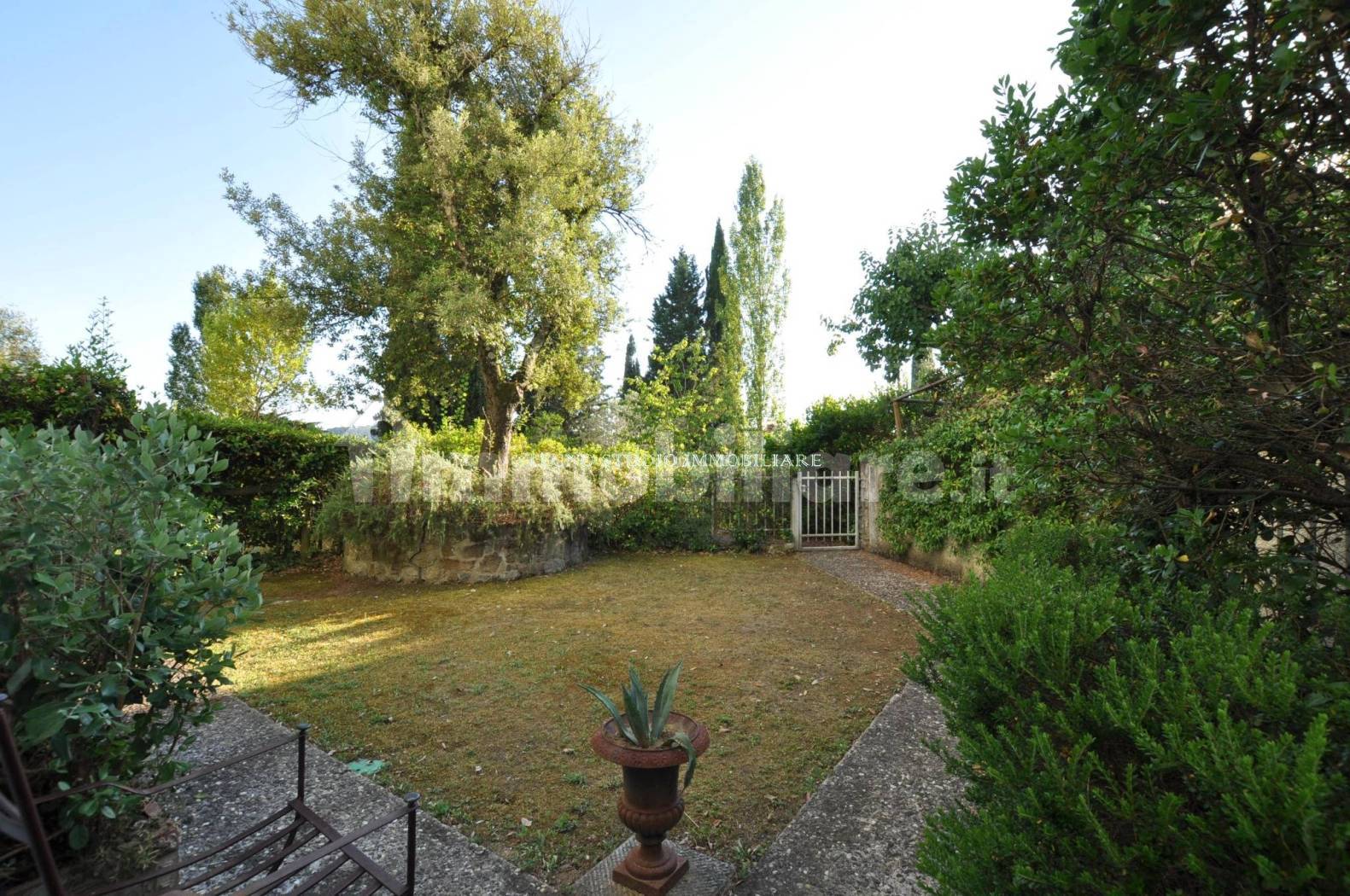 Trilocale via Chiantigiana per il Ferrone, Impruneta