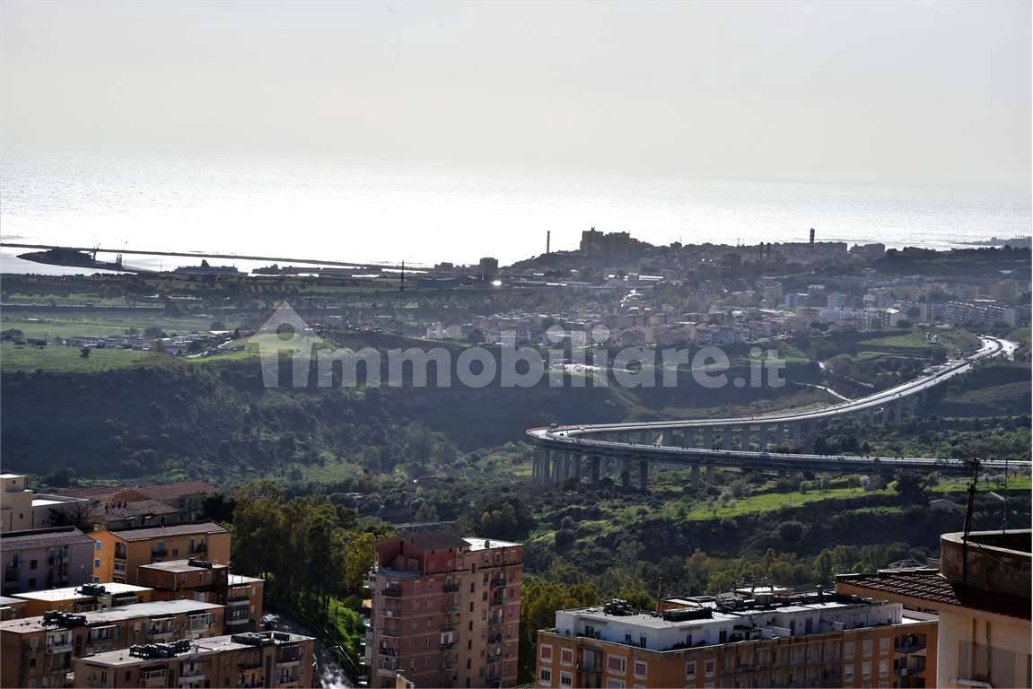 Appartamento da ristrutturare, terzo piano, Via Imera, V. della Vittoria, Via Dante A., Agrigento