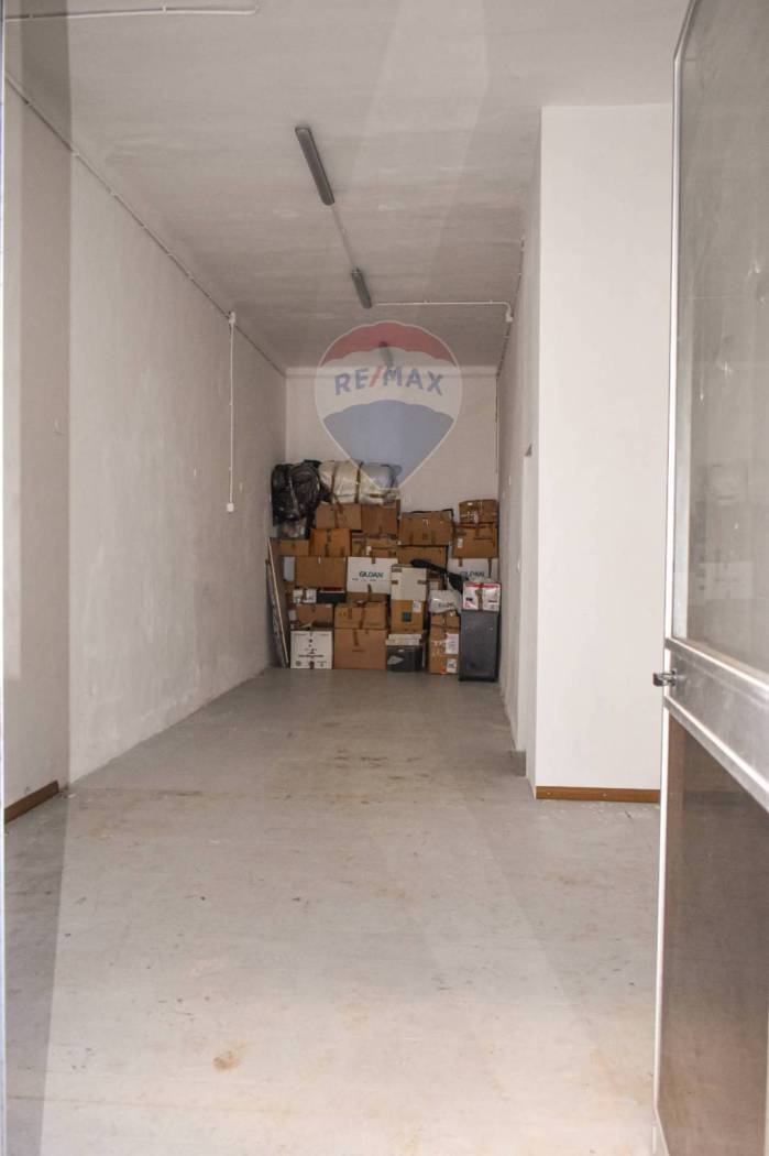 Locale commerciale in Vendita
