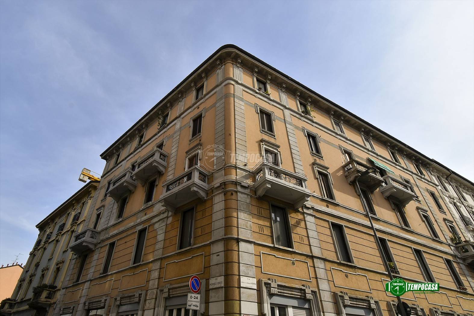 Trilocale via Popoli Uniti 17, Rovereto, Milano