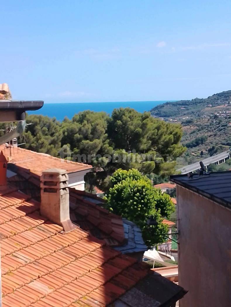 Quadrilocale via Domenico Novaro, Centro, Diano Castello