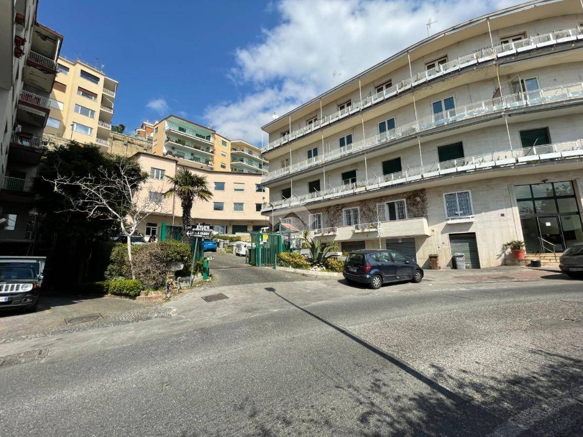 Quadrilocale via Orazio 31, Posillipo, Napoli